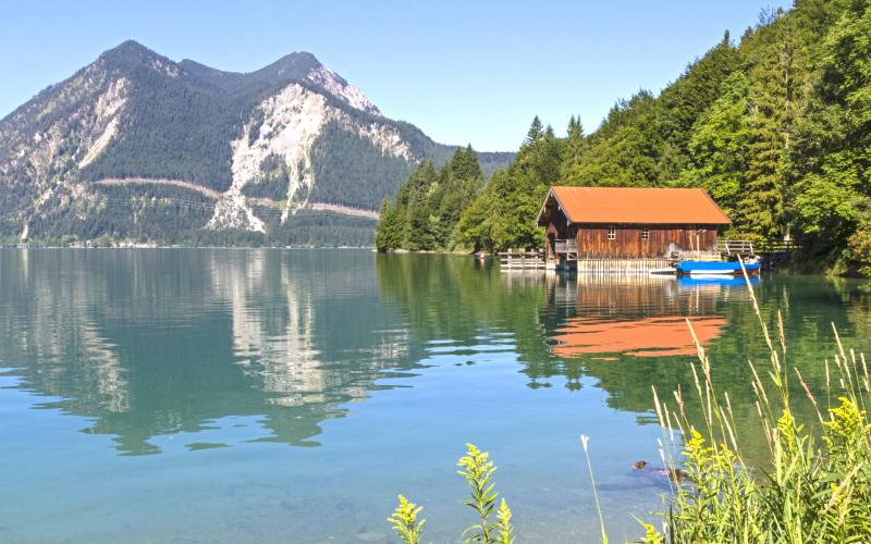 Ferienwohnungen & Unterkünfte für Urlaub am Walchensee ab 43