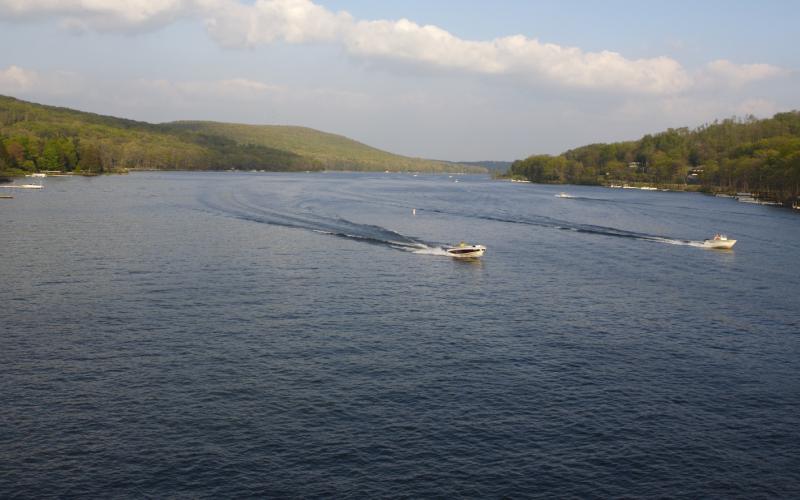 Deep Creek Lake Cabins from $161 | HomeToGo