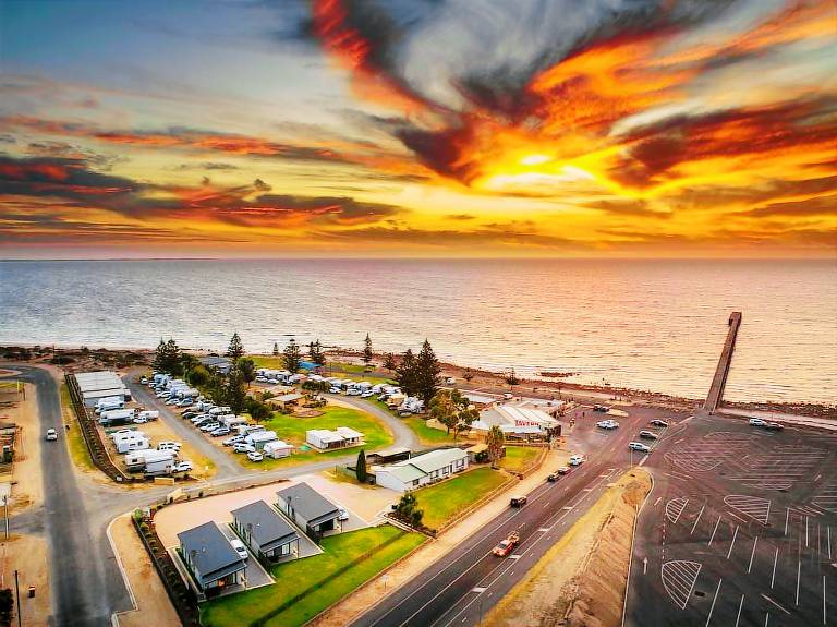 Find accommodation & cabins in Moonta Bay from $104! | HomeToGo