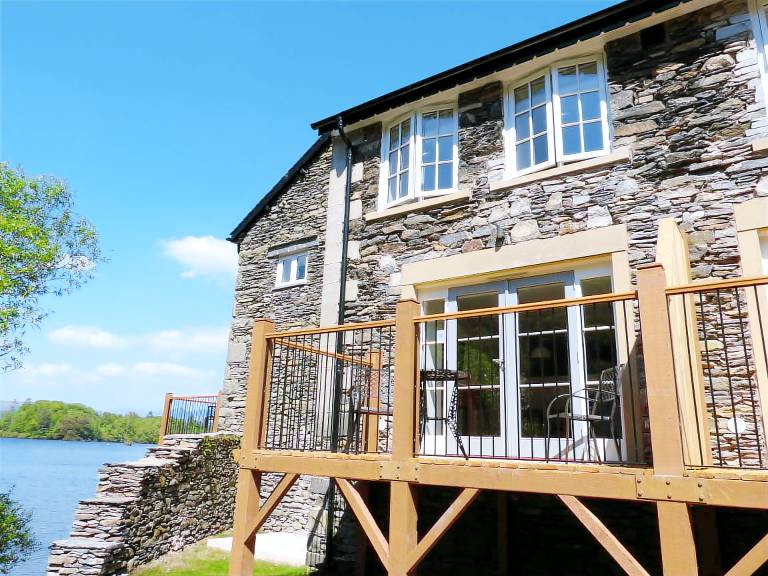 Holiday Cottages in the Lake District from £45 | HomeToGo