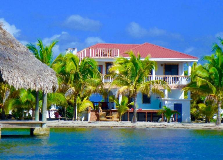 Belize Vacation Rentals & House Rentals from $41 | HomeToGo