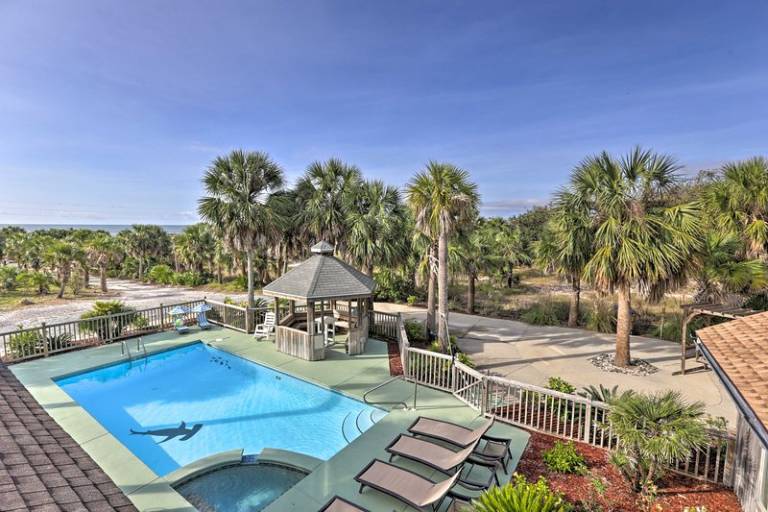 Indian Pass Vacation Rentals from $246 | HomeToGo