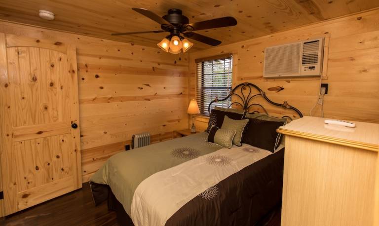 Lake Whitney Cabins & Vacation Rentals from $89 | HomeToGo