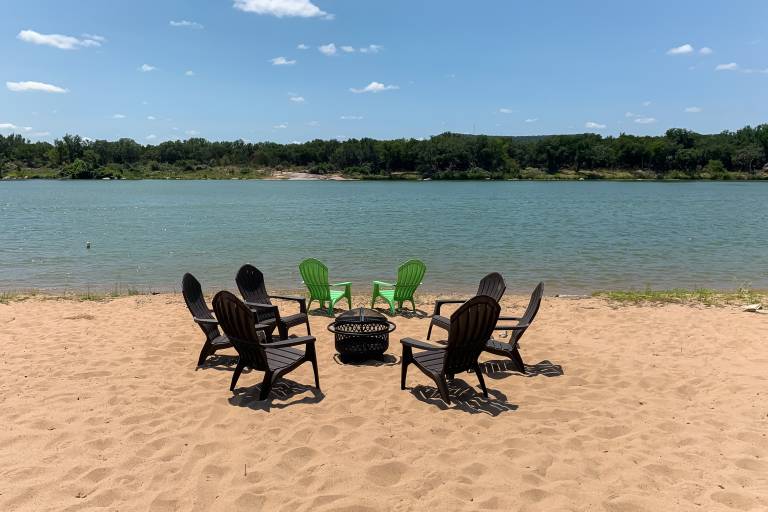 Top Lake Lyndon B. Johnson Vacation Rentals | Tripping.com