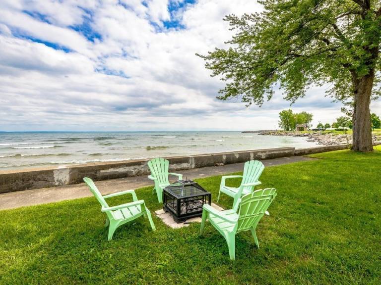 Top Crystal Beach, Fort Erie Vacation Rentals | Tripping.com