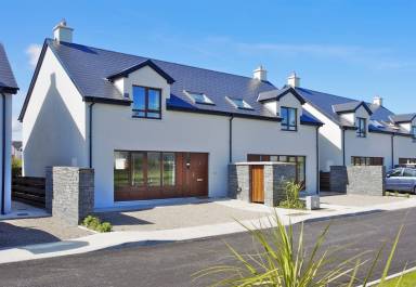 Ireland Vacation Rentals & House Rentals from $38 | HomeToGo