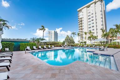 Naples, FL Condos & House Rentals from $47 | HomeToGo