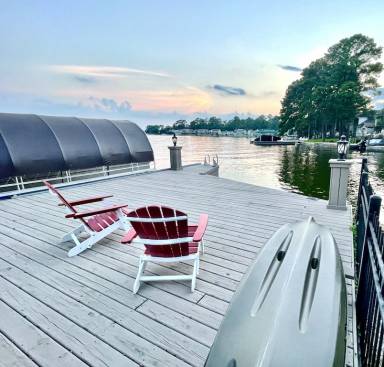 Lake Conroe, TX Cabins from $90 | HomeToGo